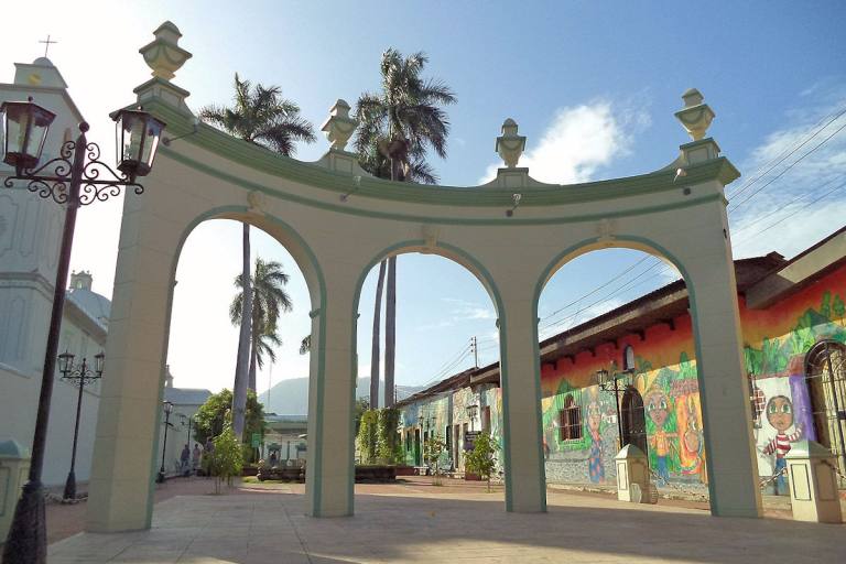 AHUACHAPÁN » What to see in the city of the ausoles.