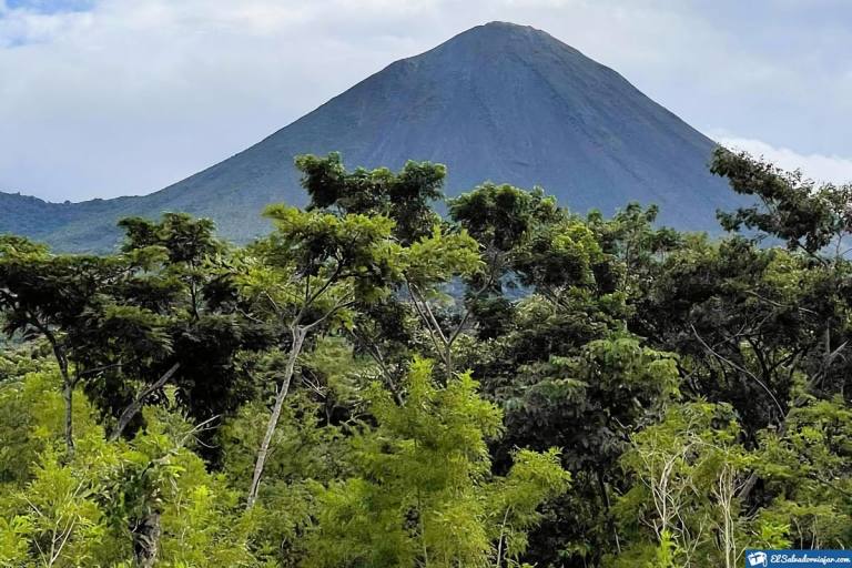 VOLCÁN DE IZALCO » Qué ver y hacer. El Faro del Pacífico – Viajar a El ...