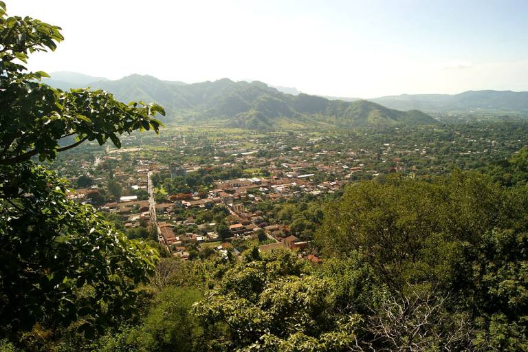 JUAYÚA » Qué ver y hacer. Pueblo de la Ruta de las Flores